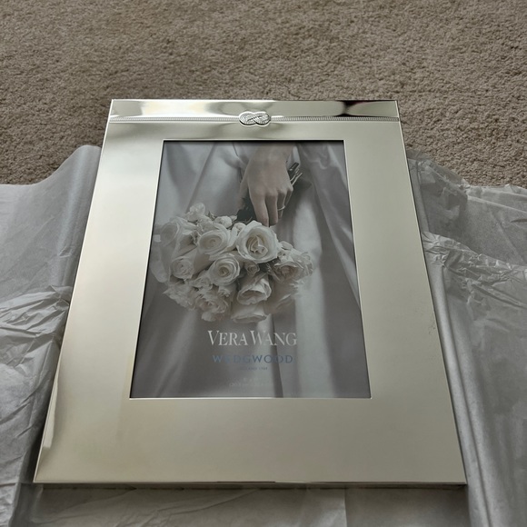 Vera Wang | Accents | Vera Wang Wedgwood Silver Mirror 8x Frame | Poshmark